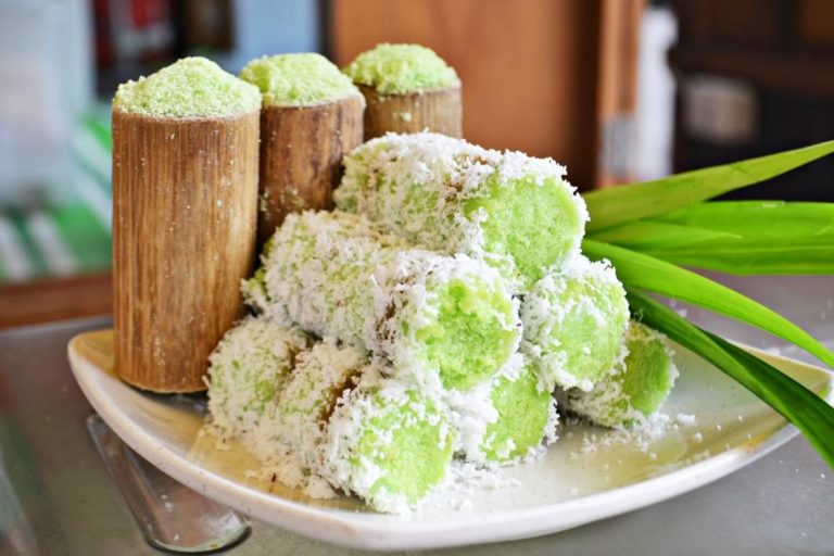 6 Malaysian Traditional Kuih Pandan Recipes! - MADRE
